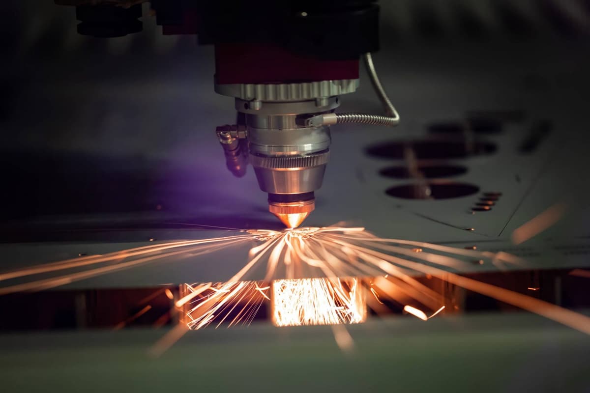 Fiber Lazer Kesim Makinesi - Nasıl Çalışır? - AccTek Laser